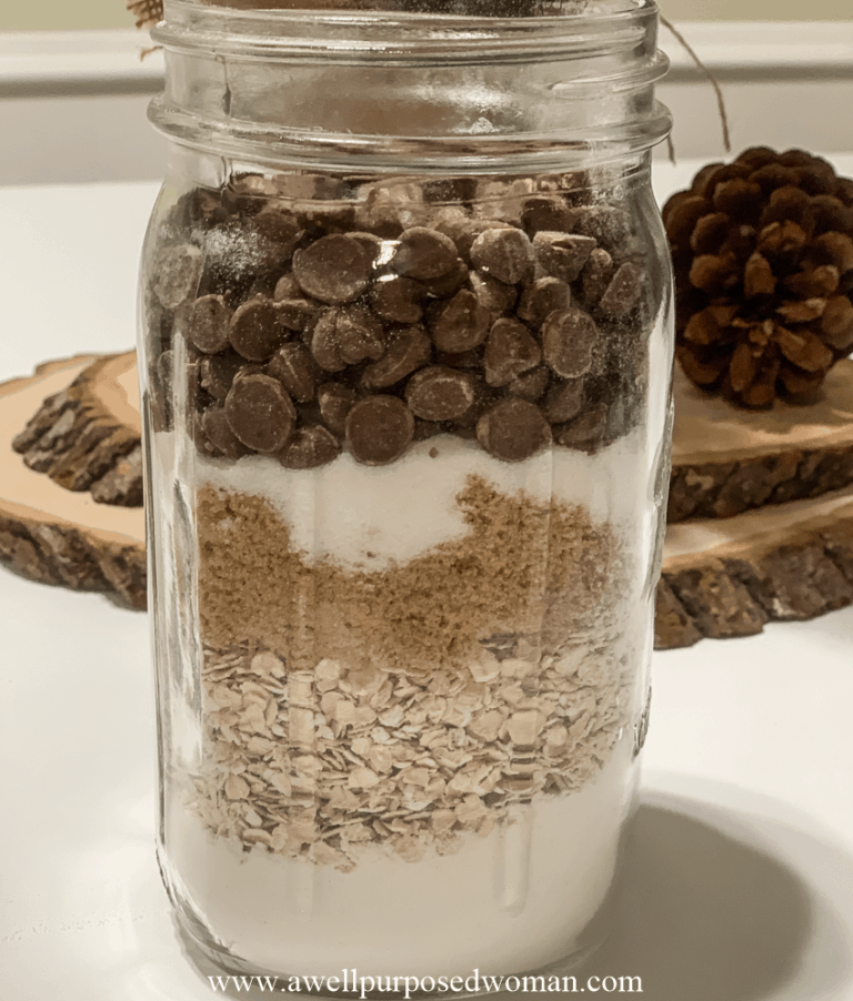 Mason Jar Cookies (Free Printable gift) - A Well Purposed Woman